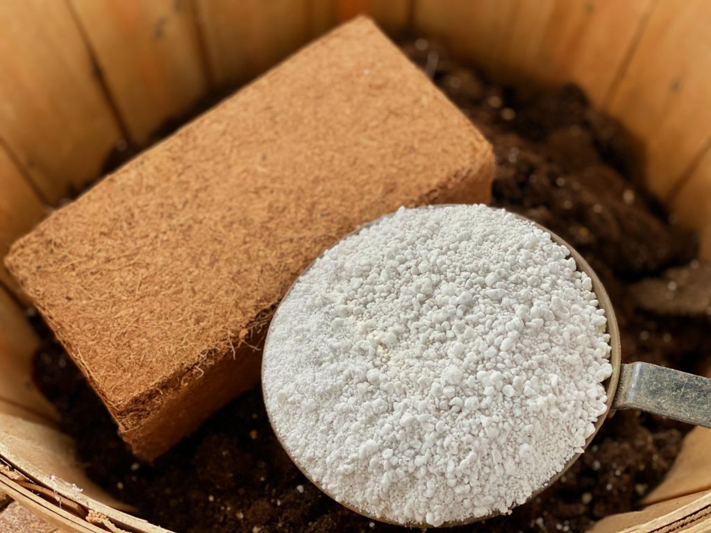 How To Make The Potting Mix I Use For Sowing Seeds - Farmhouse 1820