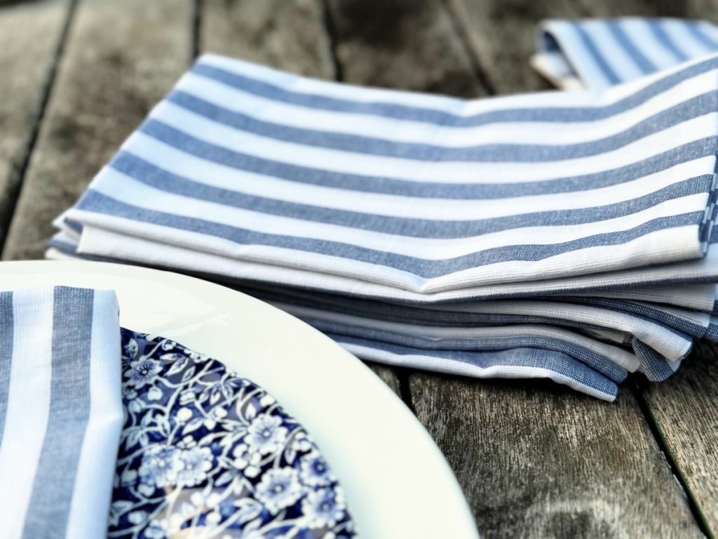 Easy DIY No Sew Custom Cloth Napkins - Farmhouse 1820
