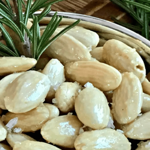 Quick And Easy Rosemary Almonds Recipe - Farmhouse 1820