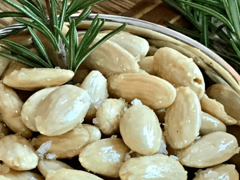 Quick And Easy Rosemary Almonds Recipe - Farmhouse 1820