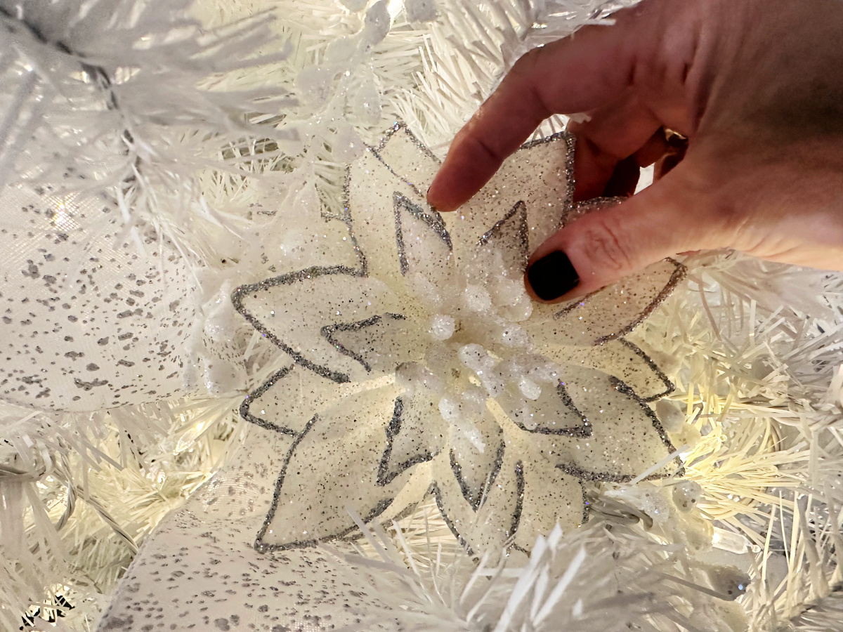 How To Design And Decorate An All White Christmas Tree - Farmhouse 1820