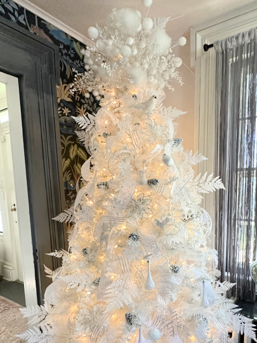 How To Design And Decorate An All White Christmas Tree - Farmhouse 1820